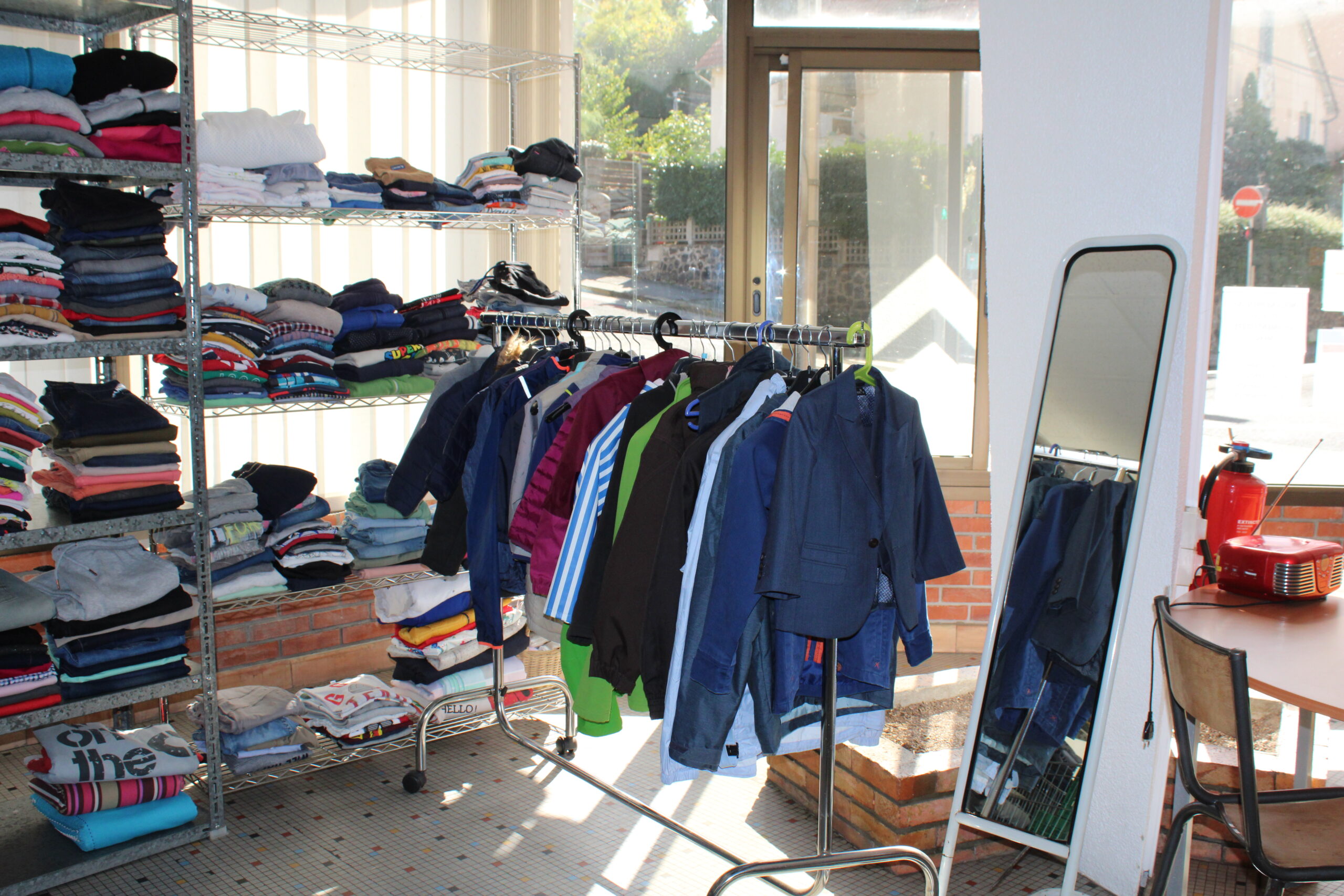 Espace solidarité : appel aux dons de vêtements - CHAMALIERES VILLE